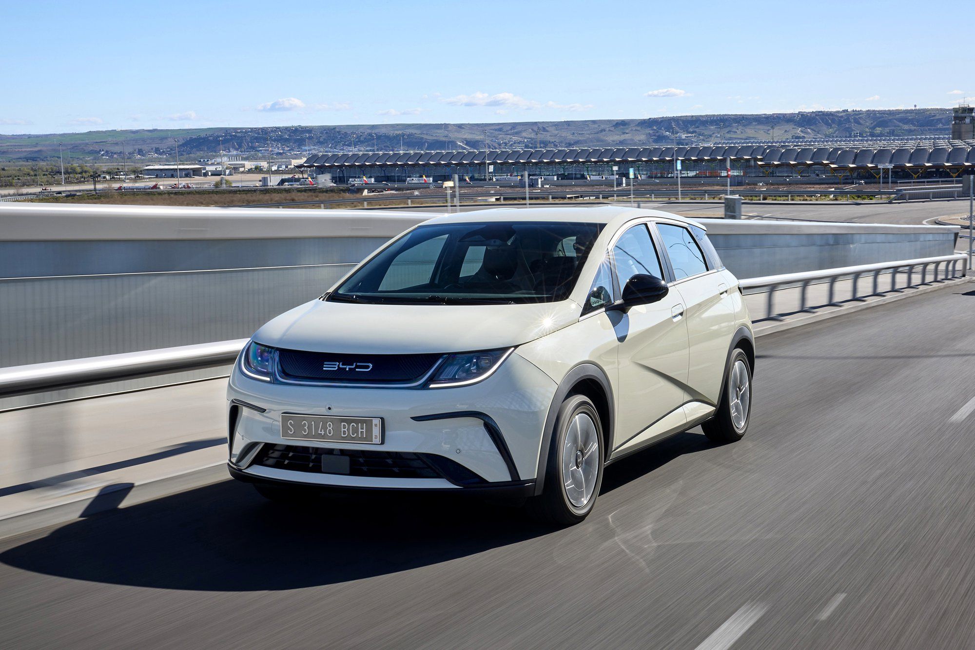 العلم | نمو هائل لمبيعات سيارات BYD الكهربائية